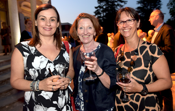57. Isabelle Barber (BioMérieux), Michèle Storrs et Sylvie Vincent ...