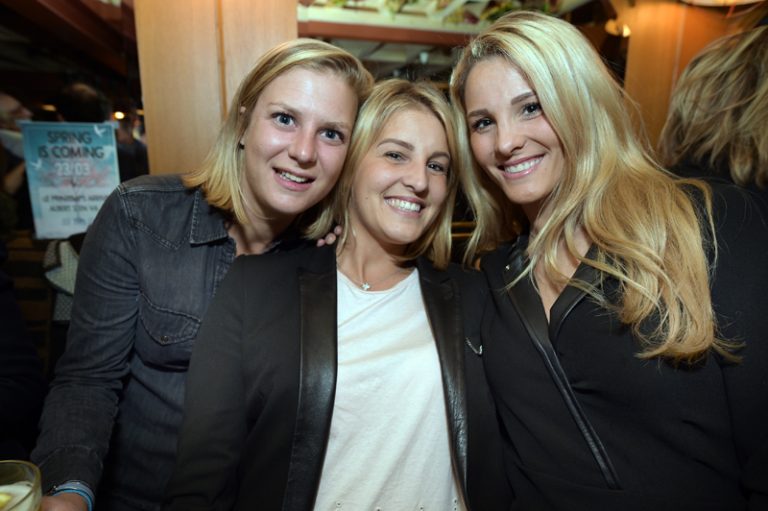 Café du Pond. Le prince Albert a tiré sa révérence