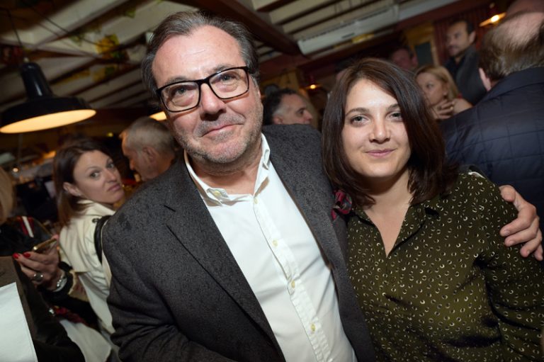 Café du Pond. Le prince Albert a tiré sa révérence