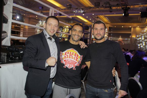 Finale du Partouche Kickboxing Tour. Le show Kader Marouf sur le ring ...