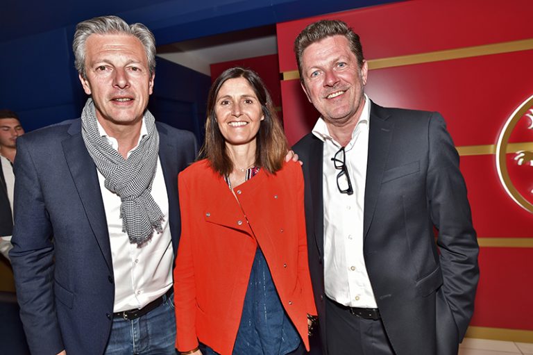 Les tribunes VIP d’OL – Nice. Feu d’artifice pour l’Europe