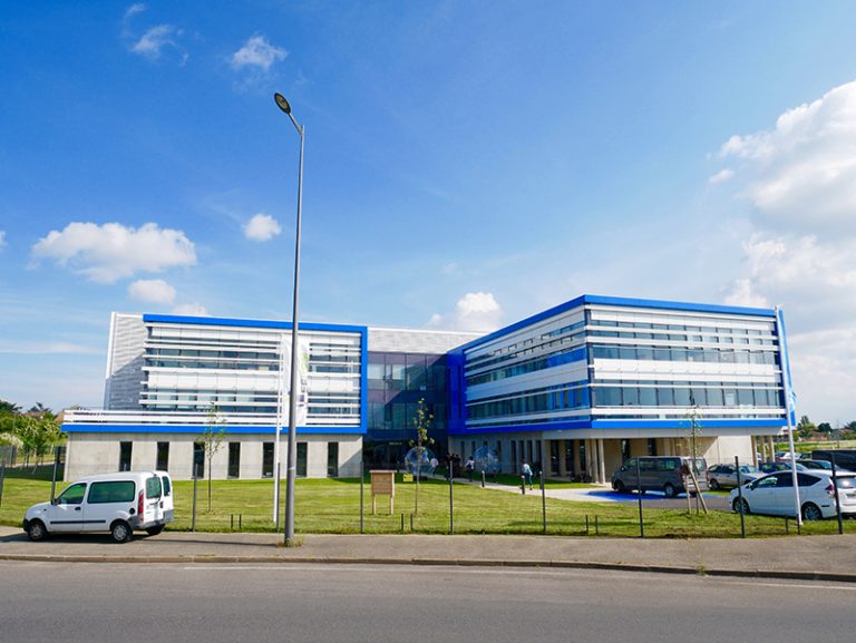 01 everial em2c - Lyonpeople.com