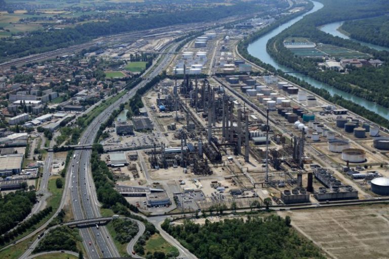 La raffinerie de Feyzin 1 - Lyonpeople.com