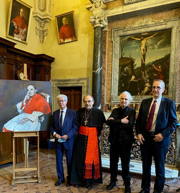 Cardinal Philippe Barbarin. Son portrait installé en l'église de la ...