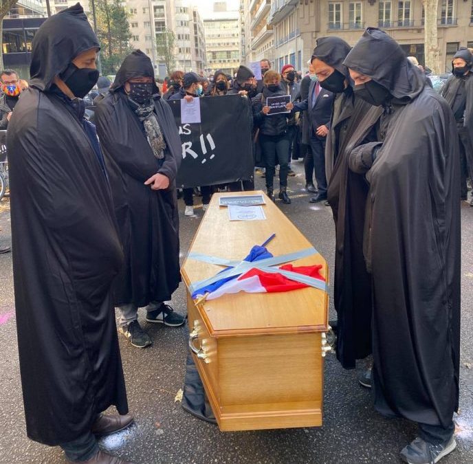 marche funebre commerces lyonnais - Lyonpeople.com