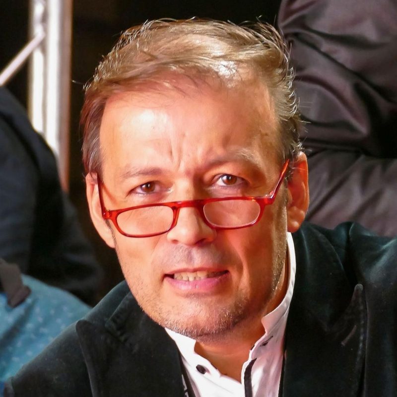 Mort du photographe René Robert dans une rue de Paris. « Honte de cette ...