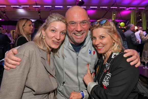 Les nuits de l’Open 6e Sens. Sara Costa fait défiler les hits et danser ...