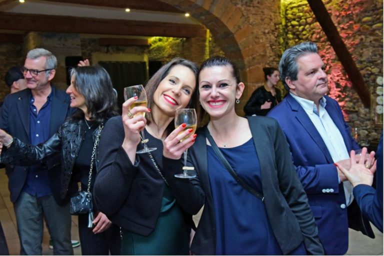 37.ICONIC COMMUNICATION - Lyonpeople.com