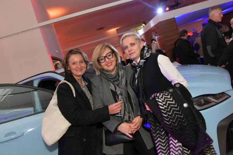 Inauguration Jaguar Land Rover Limonest. Avec Jaguar F-Pace finition ...
