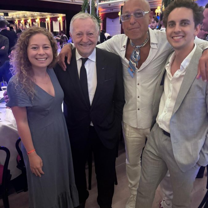 7 Philippe Schein entouré de sa fille Laureen, Jean-Michel Aulas et ...